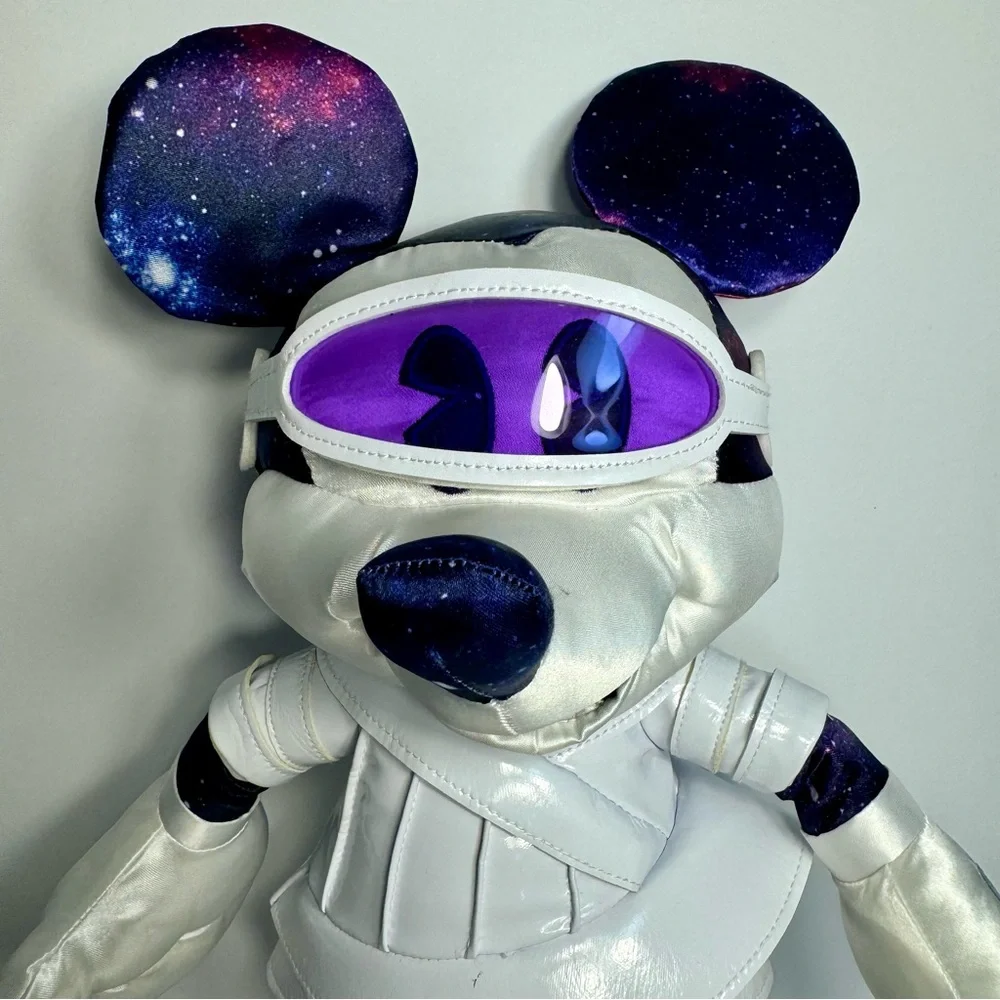 Disney | Toys | Nwt Disney Mickey Mouse 5th Plush The Main Attraction ...